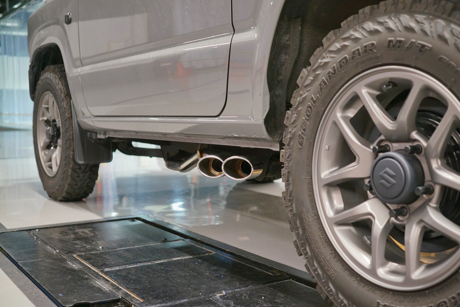 ジムニーJB64WにSUXON RACINGマフラー | A PIT AUTOBACS