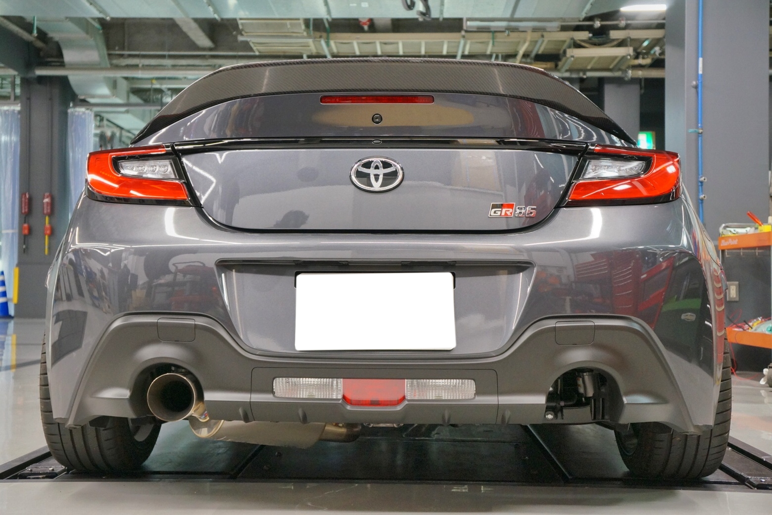 GR86にGROWトランクスポイラー | A PIT AUTOBACS