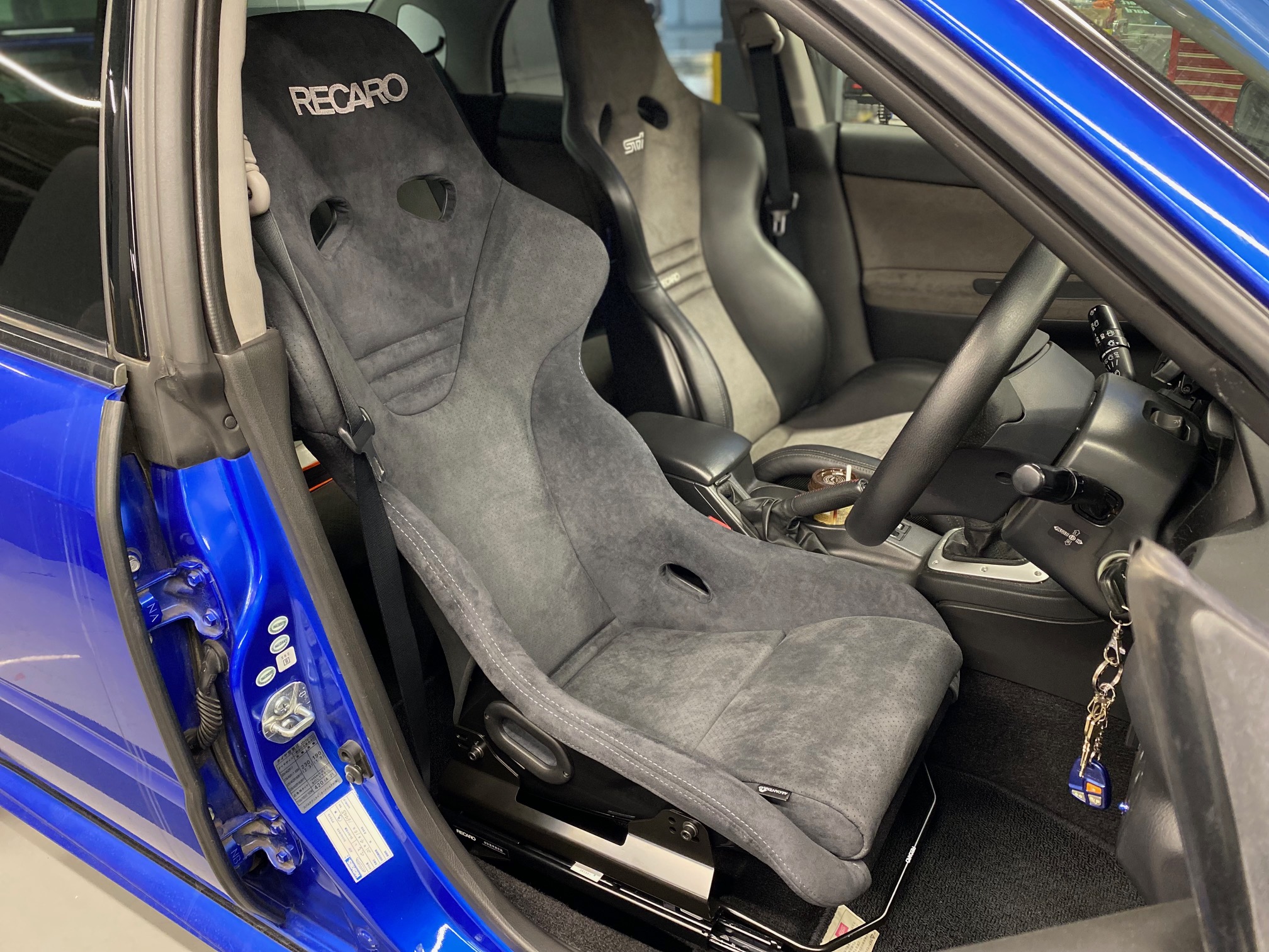 GDBインプレッサ S204 × RS-G ALCANTARA Ver. | A PIT AUTOBACS