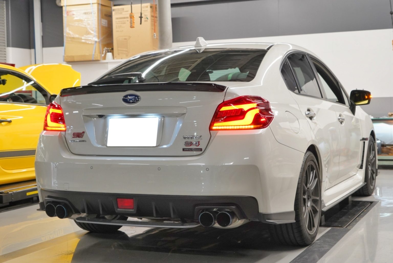 WRX S4 VAGにジュエルLEDテールランプULTRA | A PIT AUTOBACS