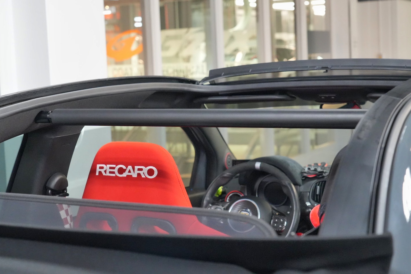 ABARTH695Cに19AutoDesign Tバー | A PIT AUTOBACS