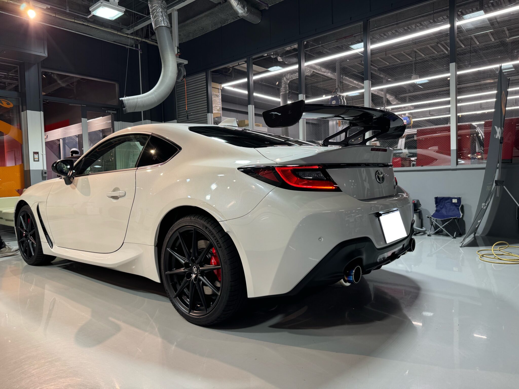 GR86 × HKS リアウィング＆SPEC L-2マフラー | A PIT AUTOBACS