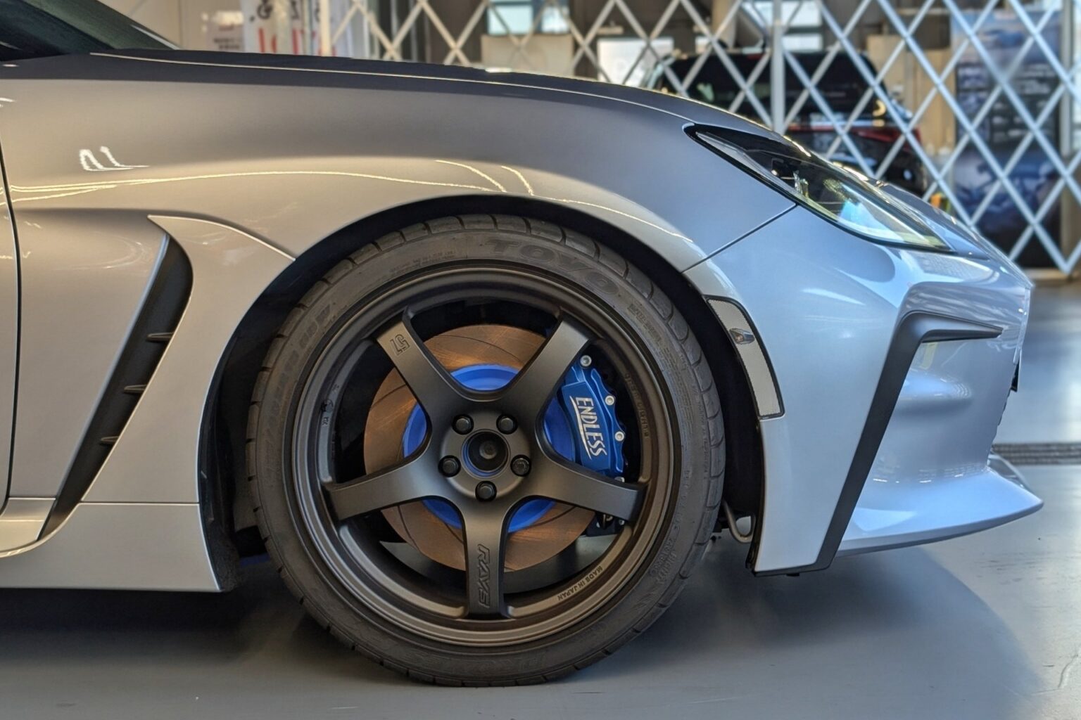 GR86にENDLESSキャリパーキット | A PIT AUTOBACS