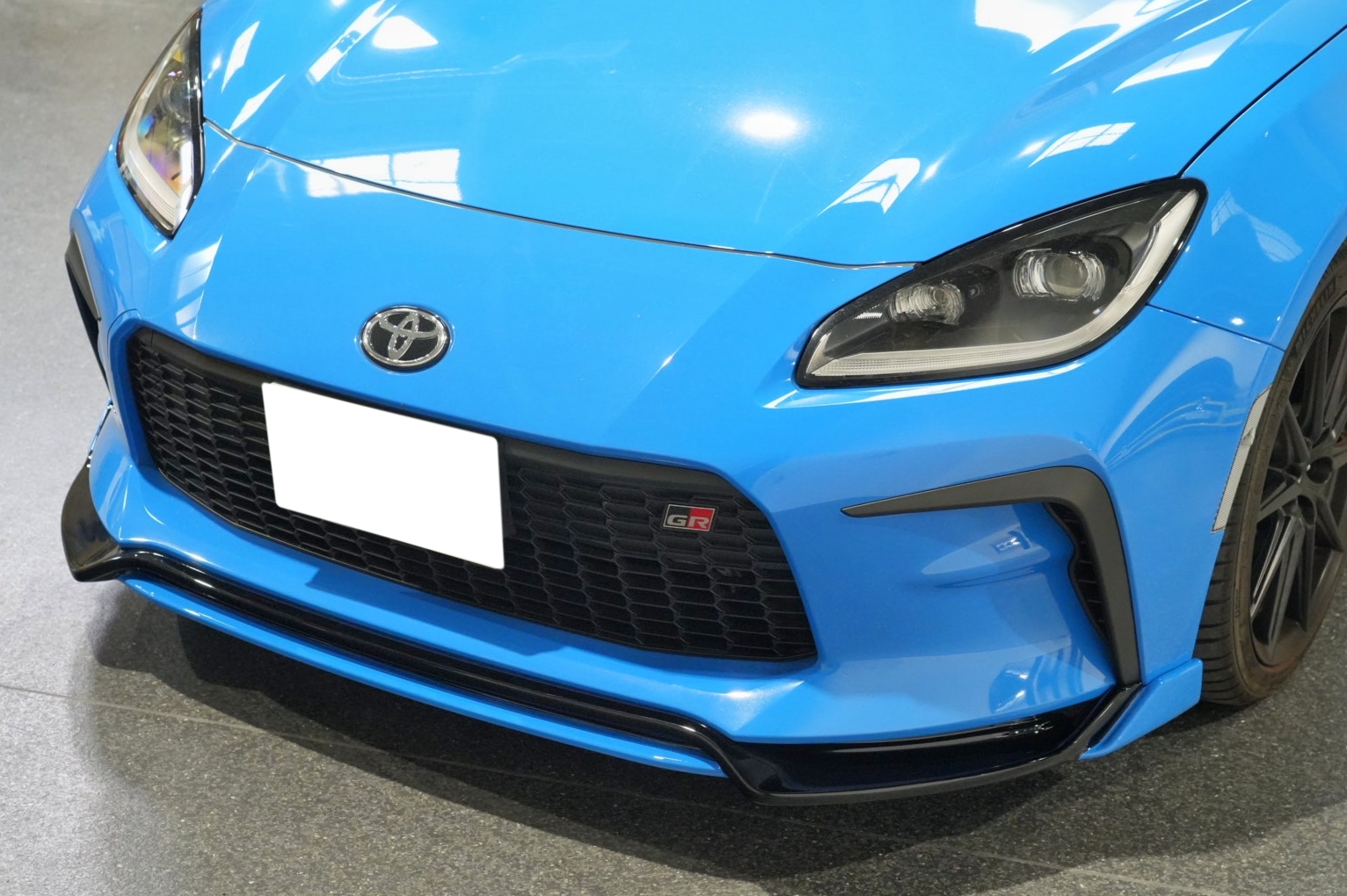 GR86にBLITZフロントリップスポイラー | A PIT AUTOBACS