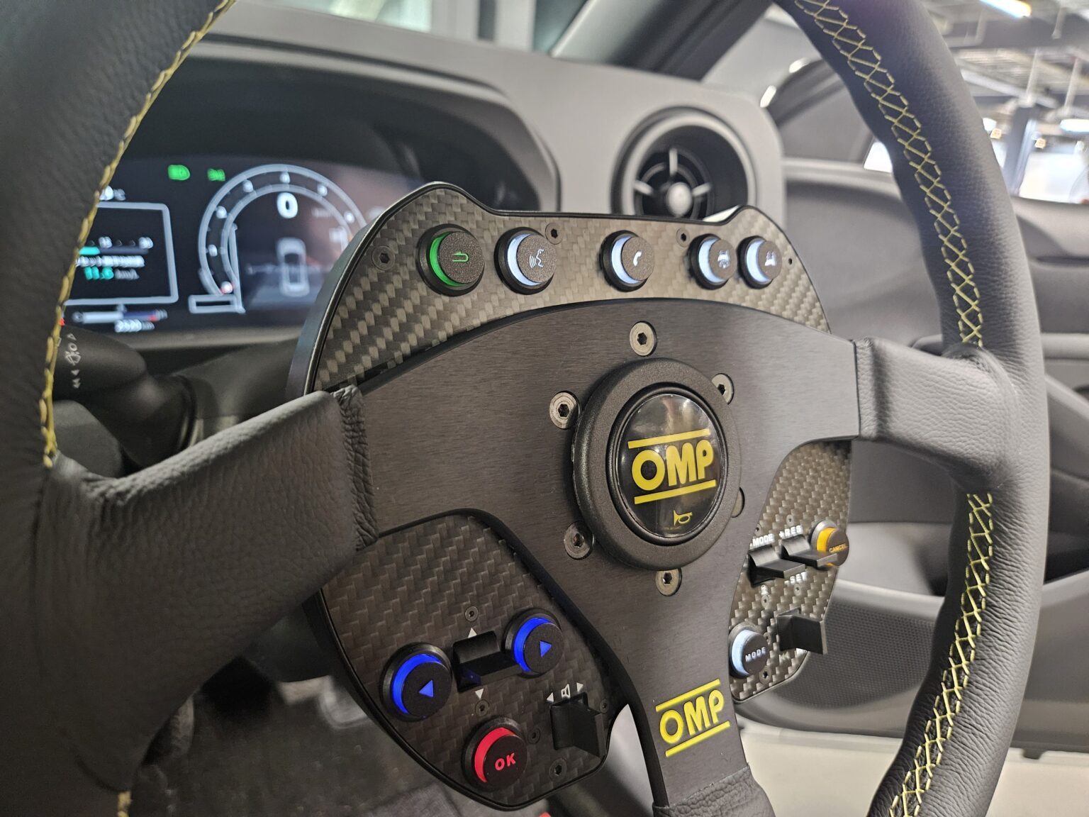 GR YARIS × FrogDrive 20S with OMP Steering wheel | A PIT AUTOBACS